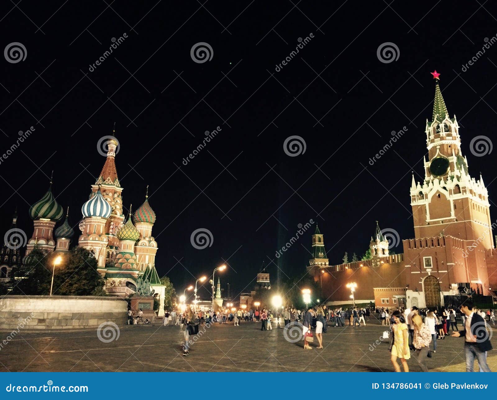 Red Square at night editorial photo. Image of moscow - 134786041
