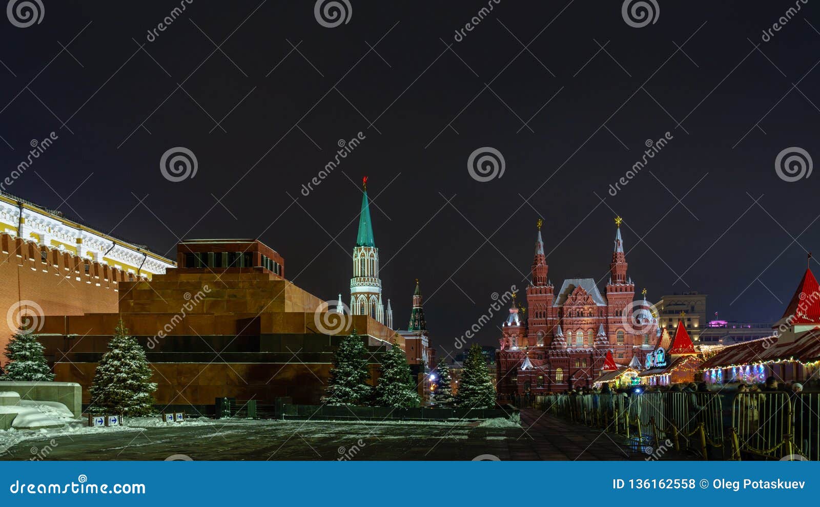 Red Square in the Winter Evening. Kremlin and Lenin Mausoleum Editorial ...