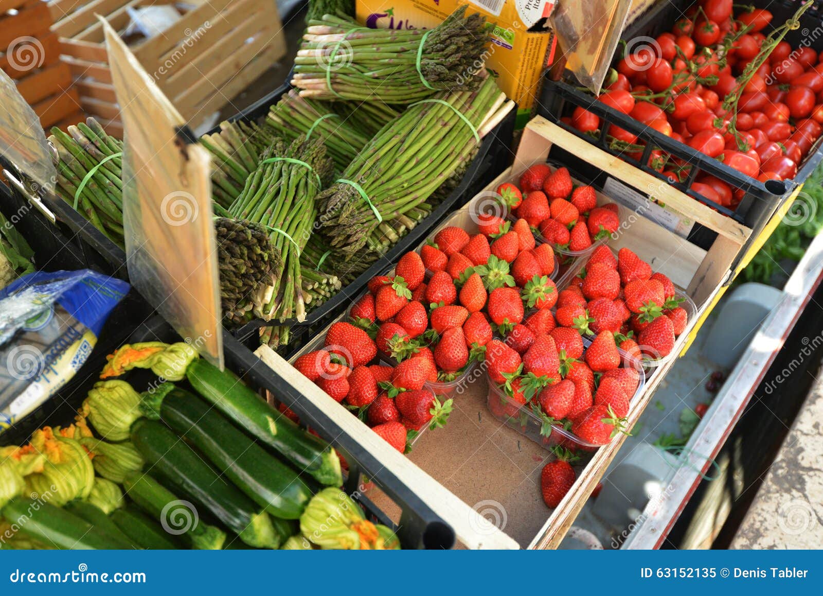 Red Strawberries on Counter Stock Image - Image of vegetable, food ...