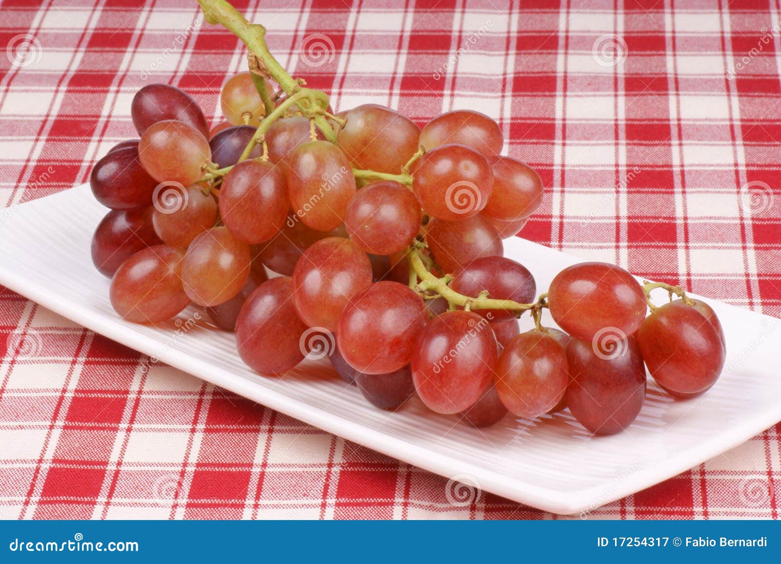 Red Sultana grape stock image. Image of bunch, indoor - 17254317