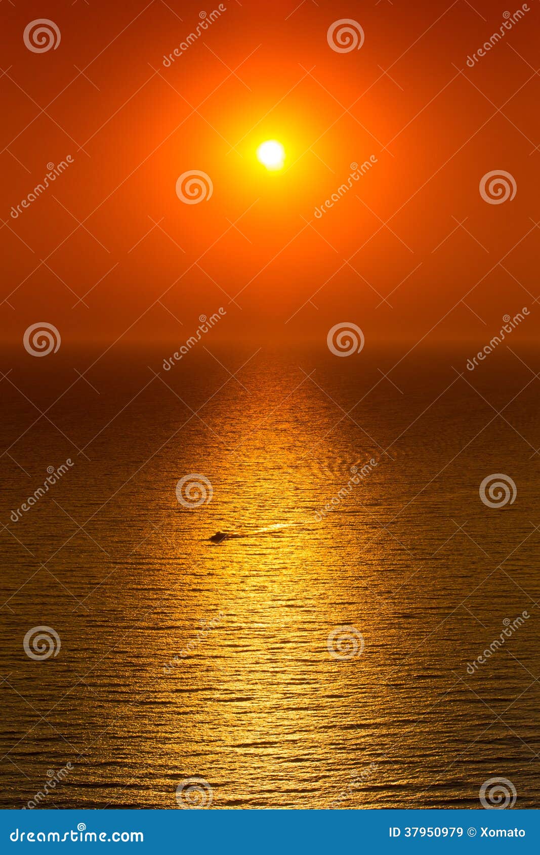 Red sunset over calm sea stock image. Image of lagoon - 37950979