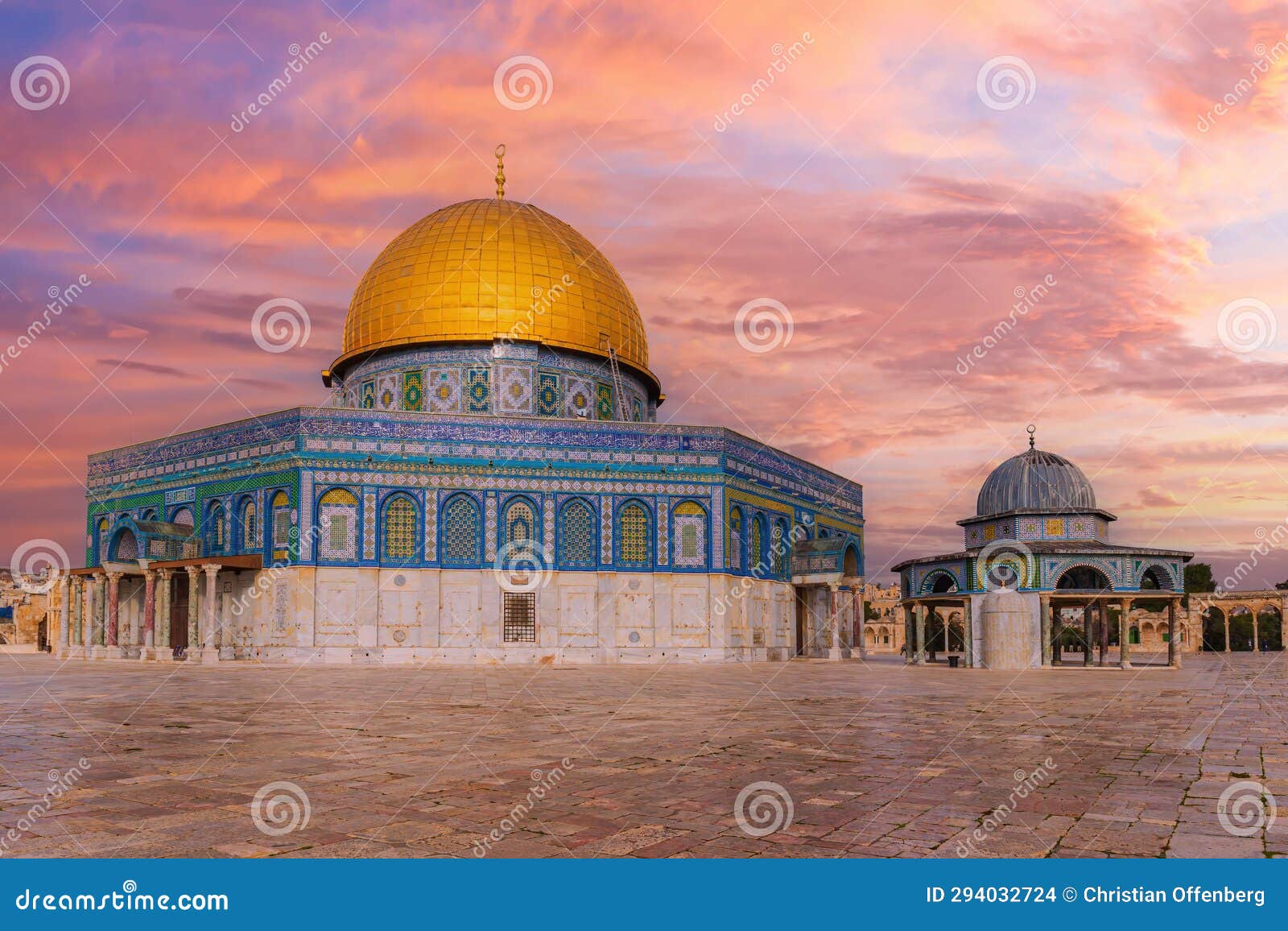 Red Sunset Sky Above the Dome of the Rock in East Jerusalem Stock Photo ...