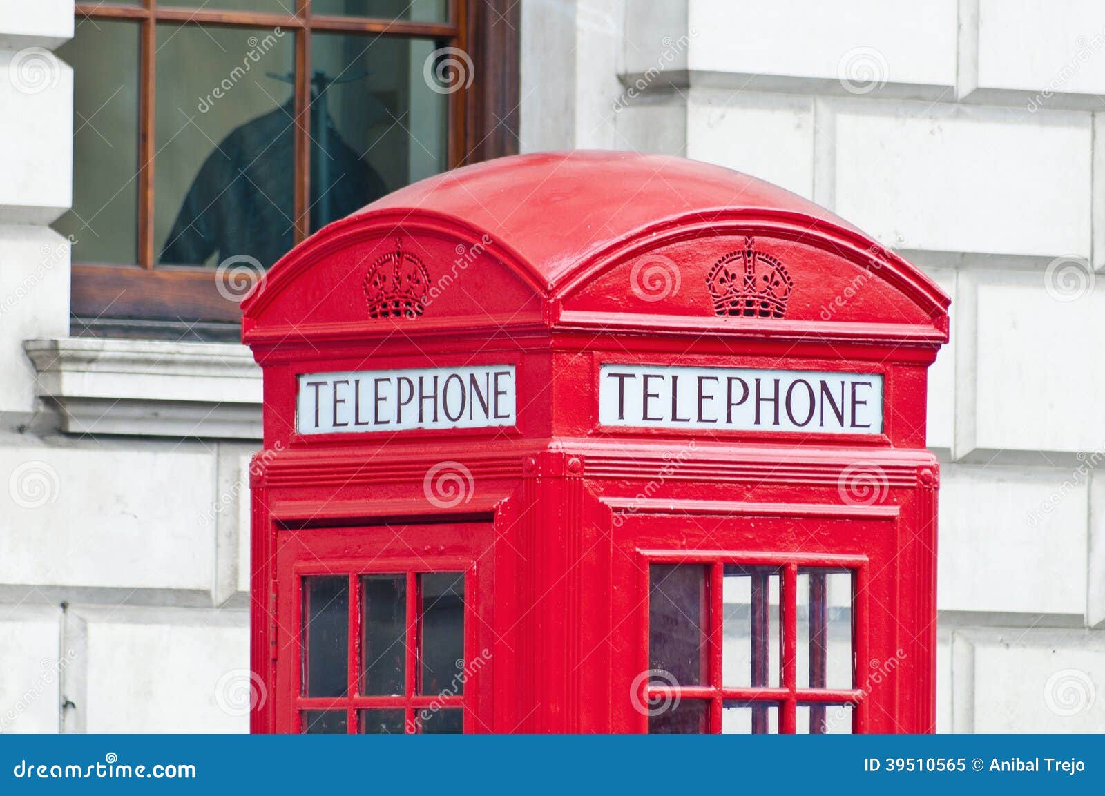 Red Telephone at London, England Stock Image - Image of building ...