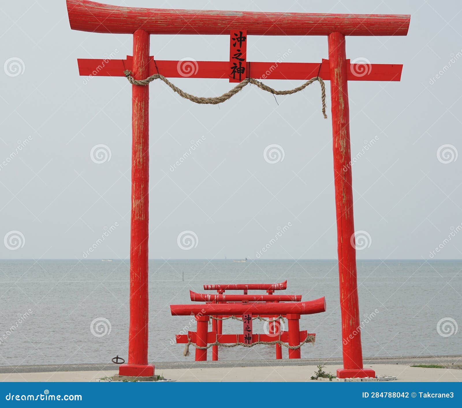 The red torii gate stock photo. Image of gate, torii - 284788042