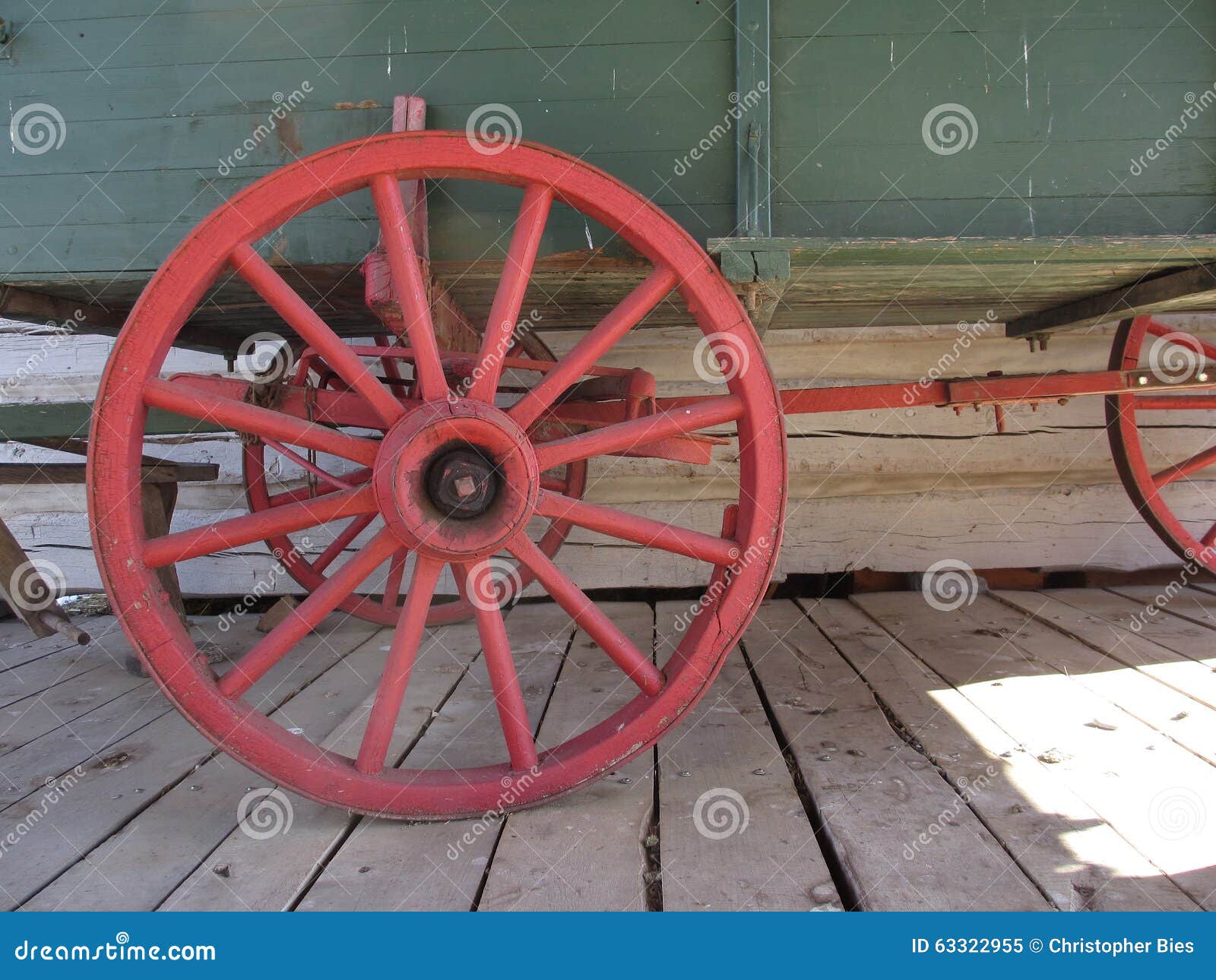 Red Wood Wagon Wheel stock image. Image of green, grey - 63322955