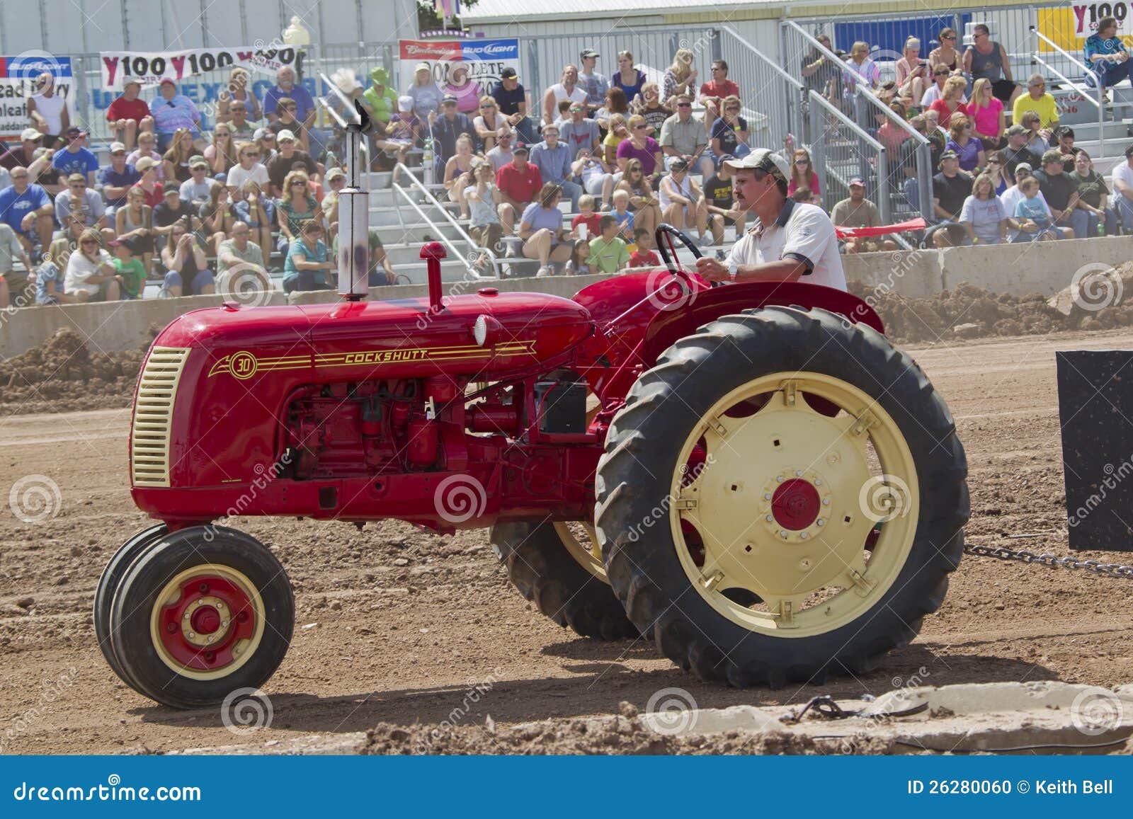 Red & Yellow Cockshutt Tractor Editorial Image - Image of event, wheels ...