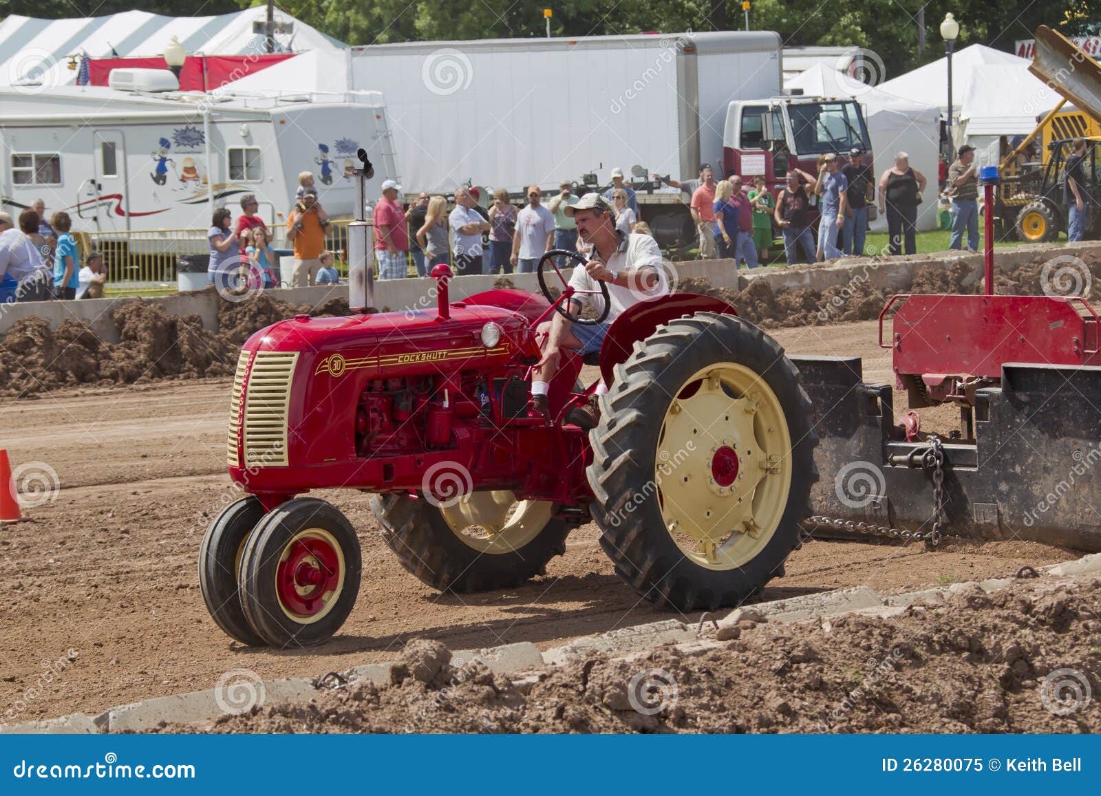 Red & Yellow Cockshutt Tractor Pulling Tracks Editorial Image - Image ...