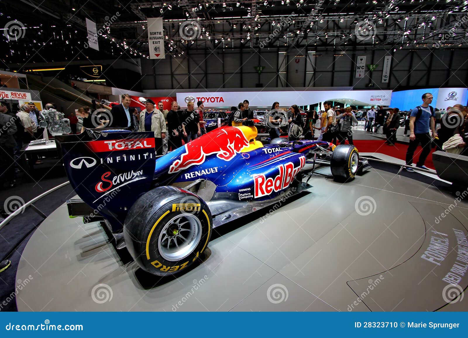 Redbull Renault Formula 1 editorial image. Image of bull - 28323710