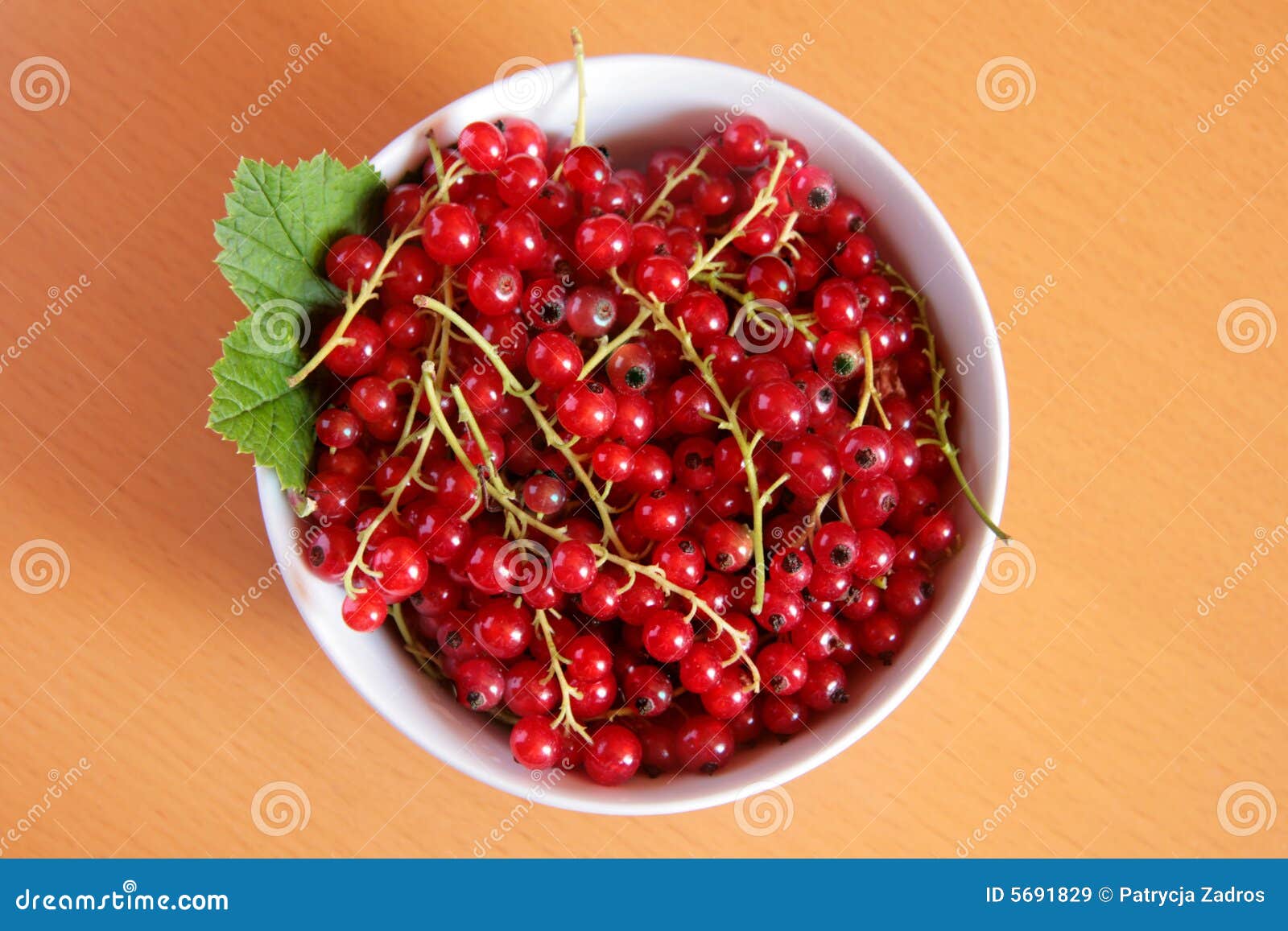 Redcurrant stock image. Image of redcurrant, natural, bowl - 5691829