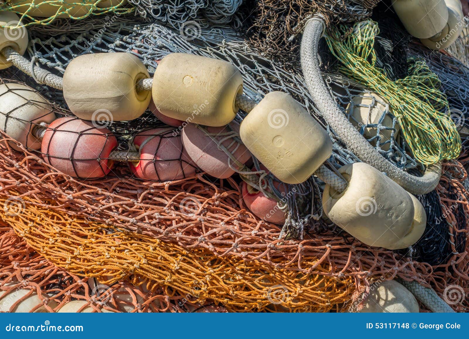Rede de pesca 2 foto de stock. Imagem de alaranjado, rede - 53117148