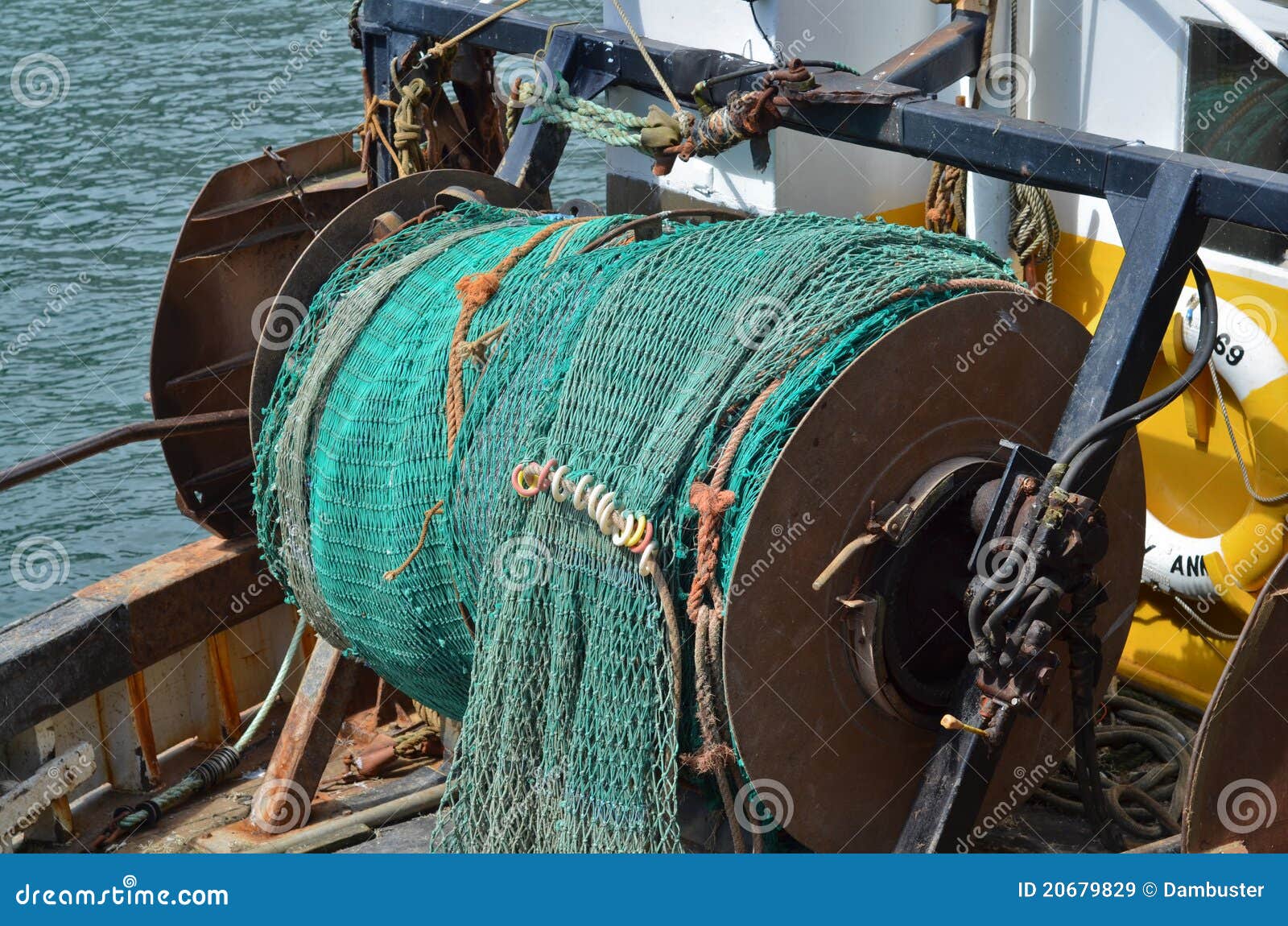 Redes de pesca industrial imagem de stock. Imagem de macho - 20679829