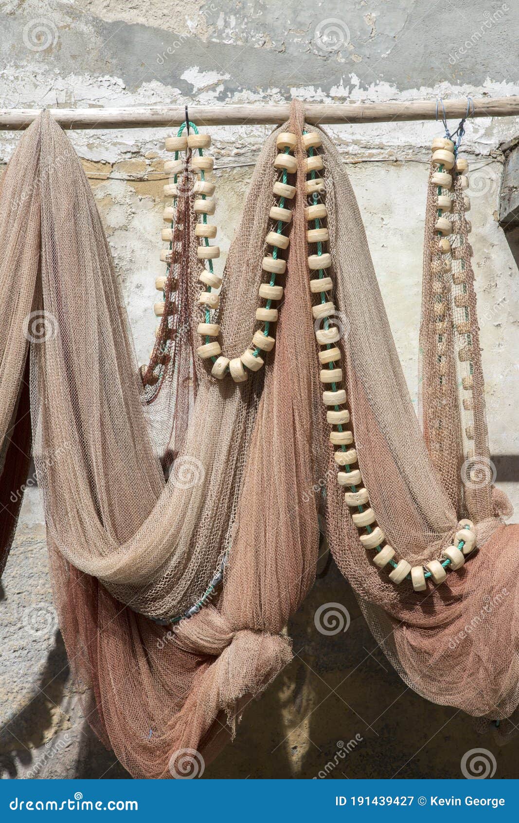 Redes De Pesca Que Pendem Uma Imagem de Stock - Imagem de backdrop ...