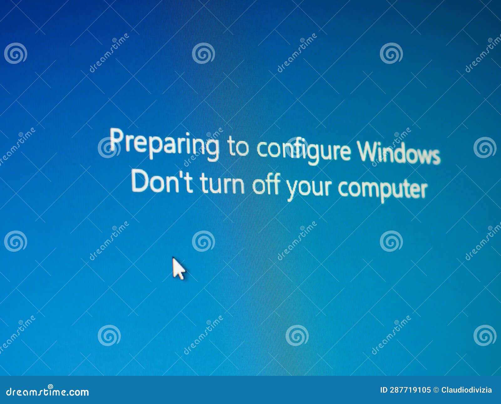 Windows update screenshot editorial image. Image of preparing - 287719105