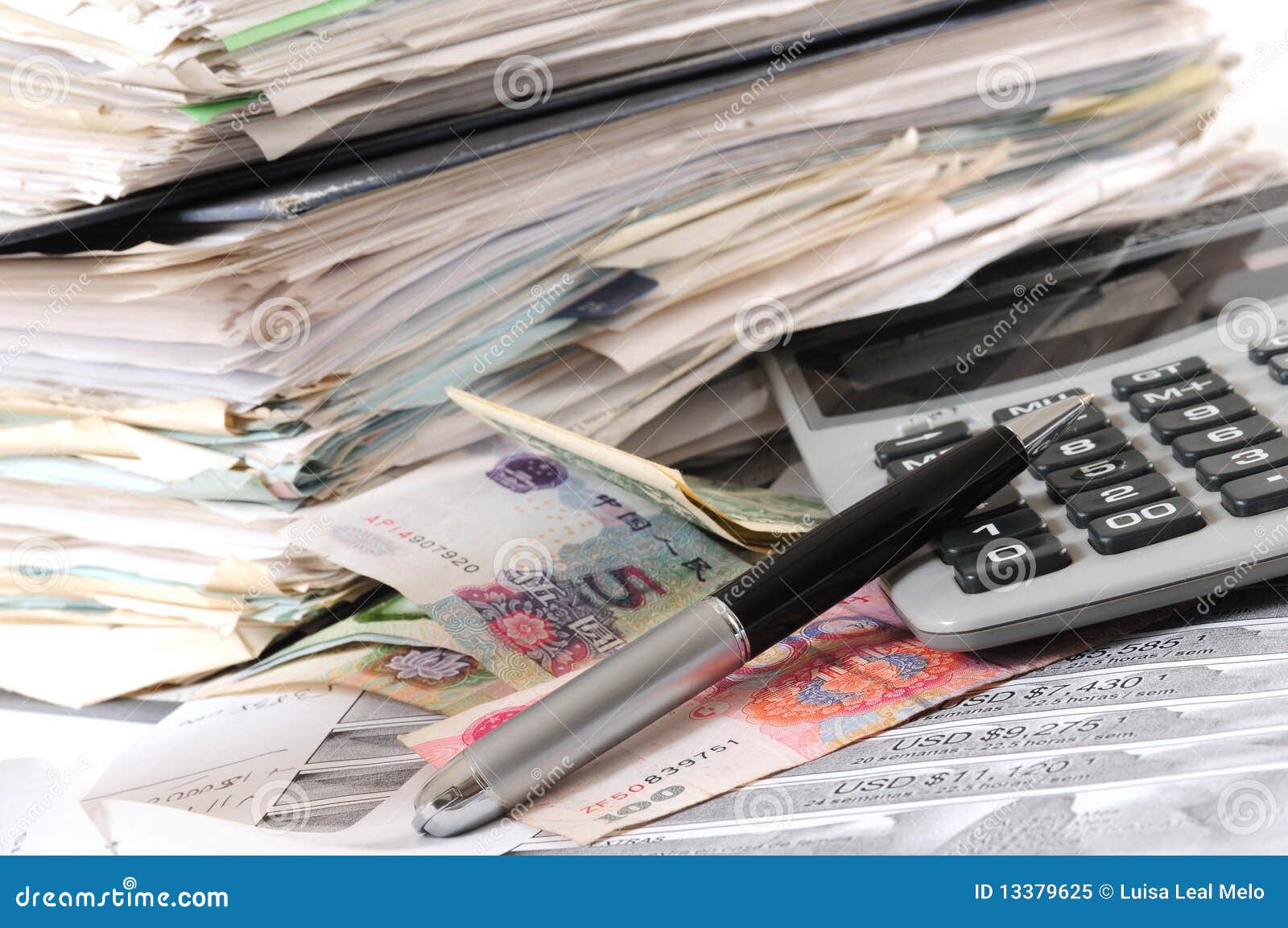 Redovisning fotografering för bildbyråer. Bild av bokföring - 13379625