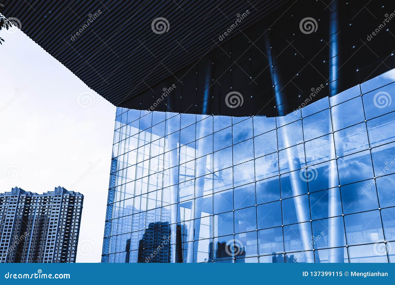 Reflection Glass Curtainwall Stock Image - Image of doublelayer, wall ...