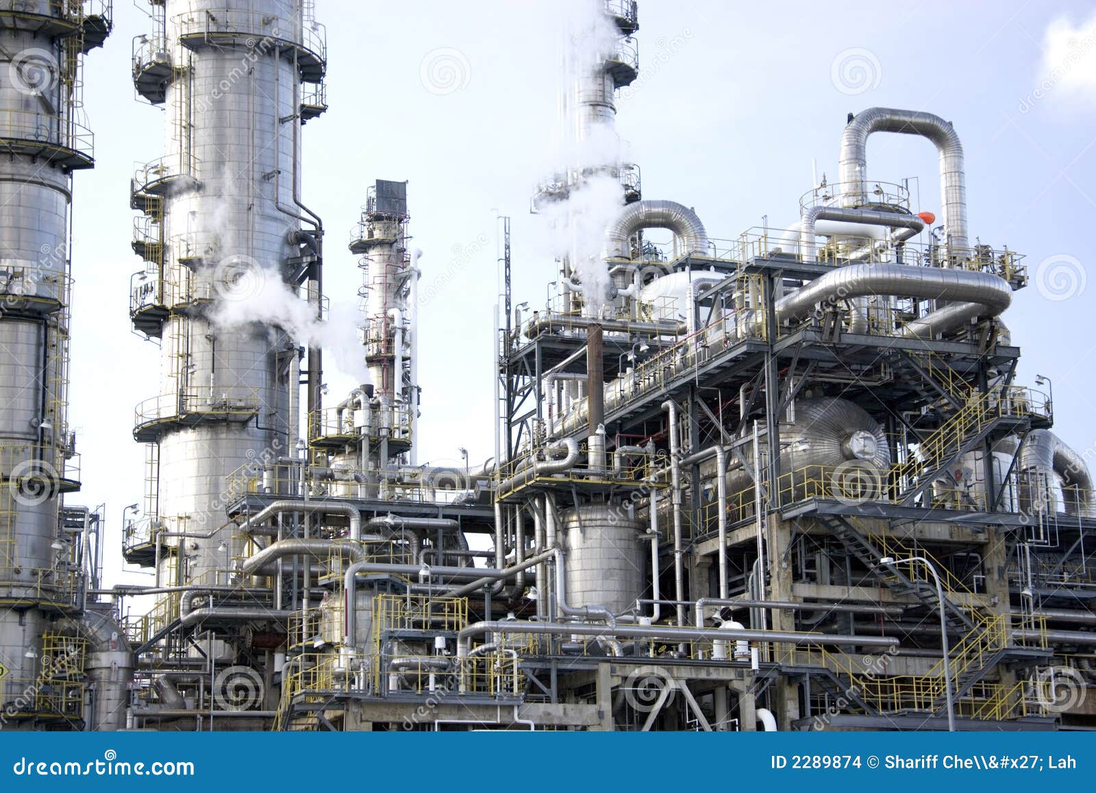 Refinaria de petróleo foto de stock. Imagem de industrial - 2289874