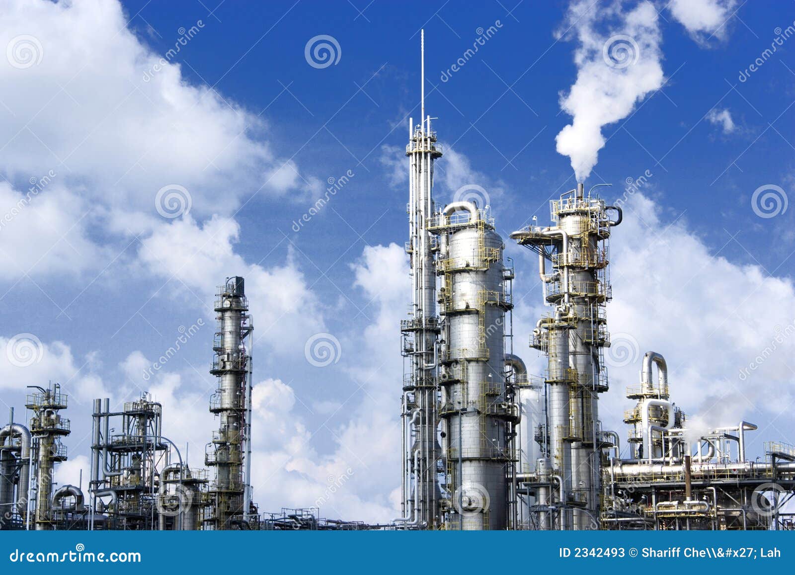 Refinaria de petróleo imagem de stock. Imagem de local - 2342493