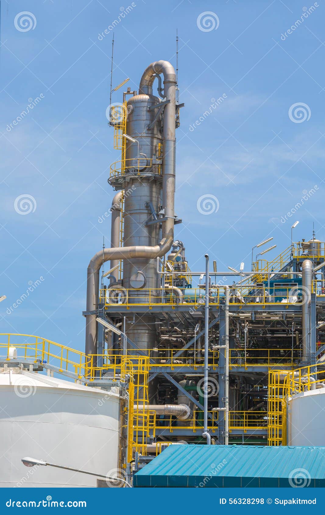 Structure Refinery, Pipelines And Towers, Heavy Industry Overview ...