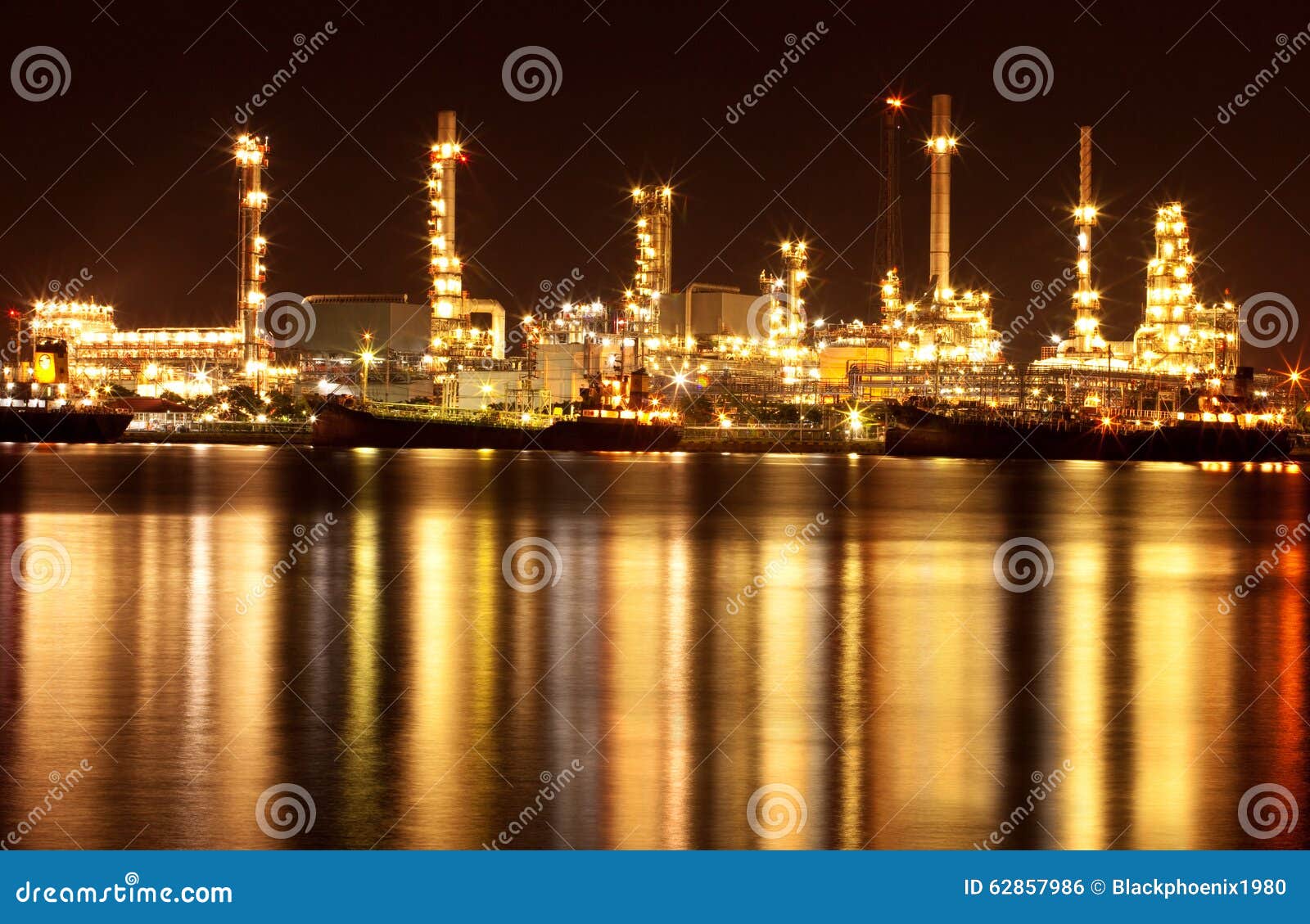 Refinery Oil Plant at Night Editorial Photo - Image of lighting ...