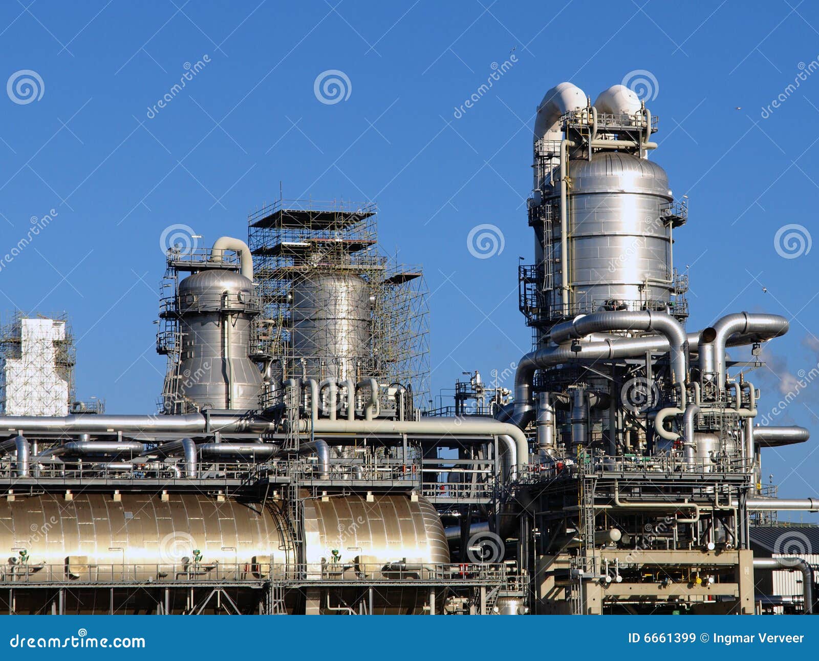 Refinery plant stock image. Image of generating, catalytic - 6661399