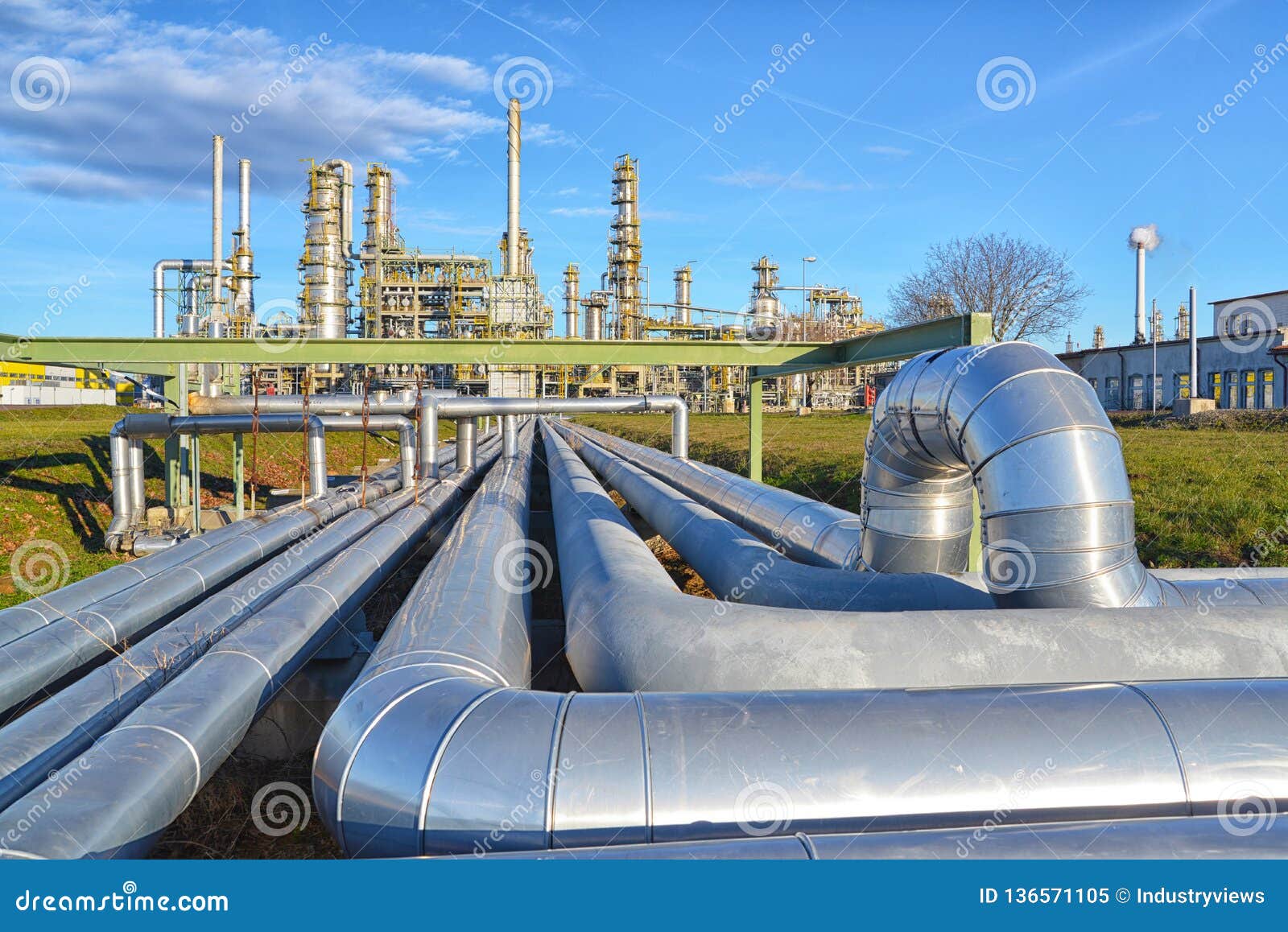 Refinery for the Production of Fuel - Architecture and Buildings of an ...