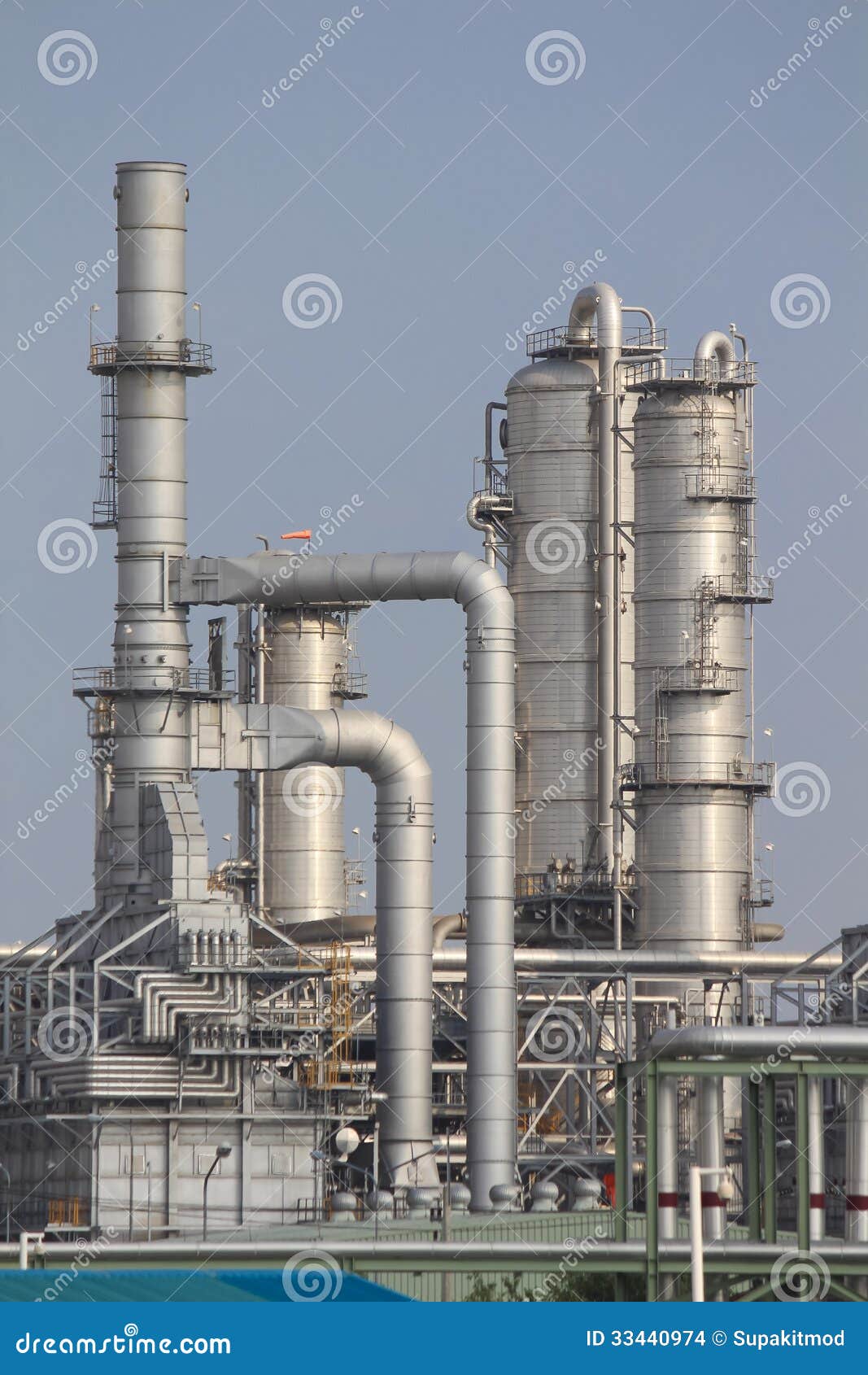 Refinery tower stock photo. Image of tower, pipe, structure - 33440974