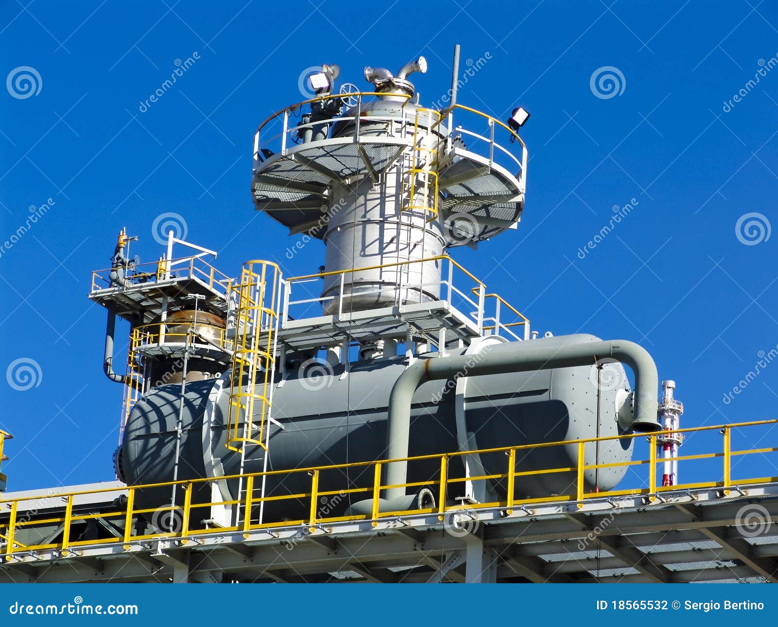 Refinery Under Construction Stock Photo - Image of industry, flow: 18565532