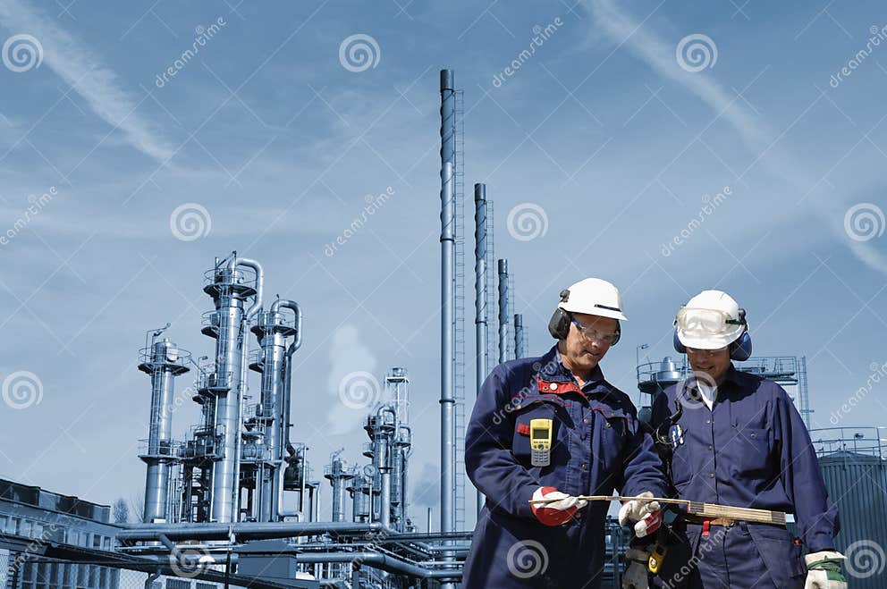 Refinery Workers and Industry Stock Image - Image of pollution, fuel ...