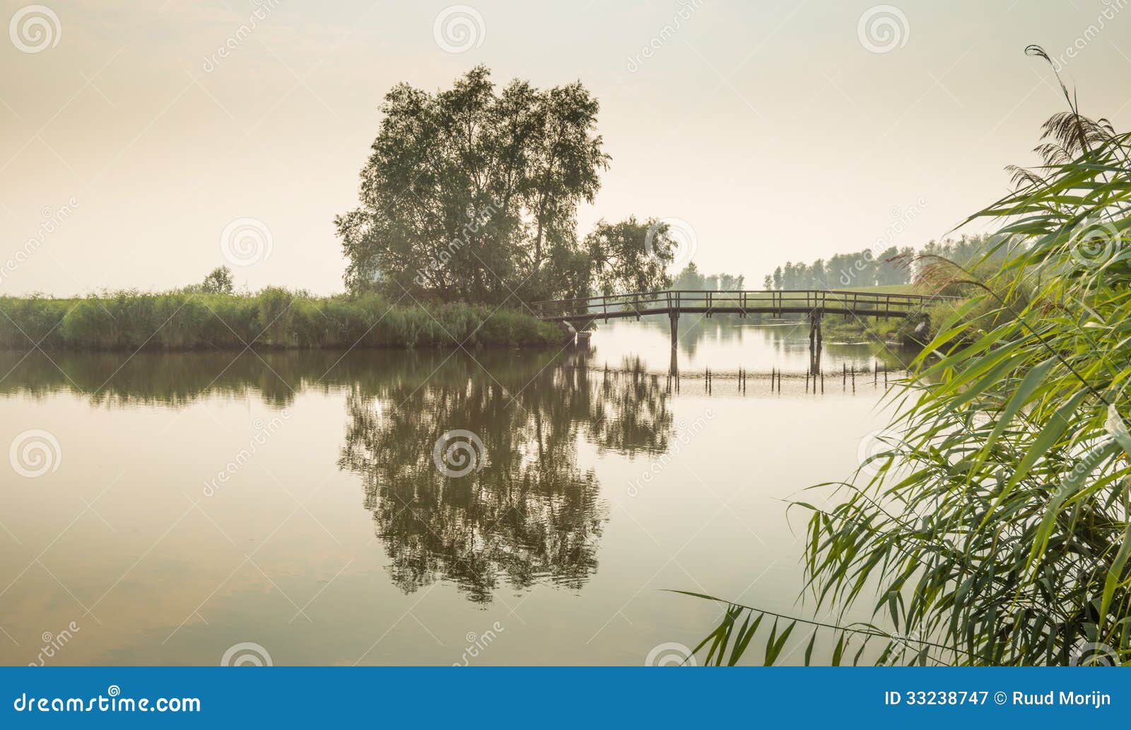 Reflected bridge at dusk stock image. Image of recreation - 33238747