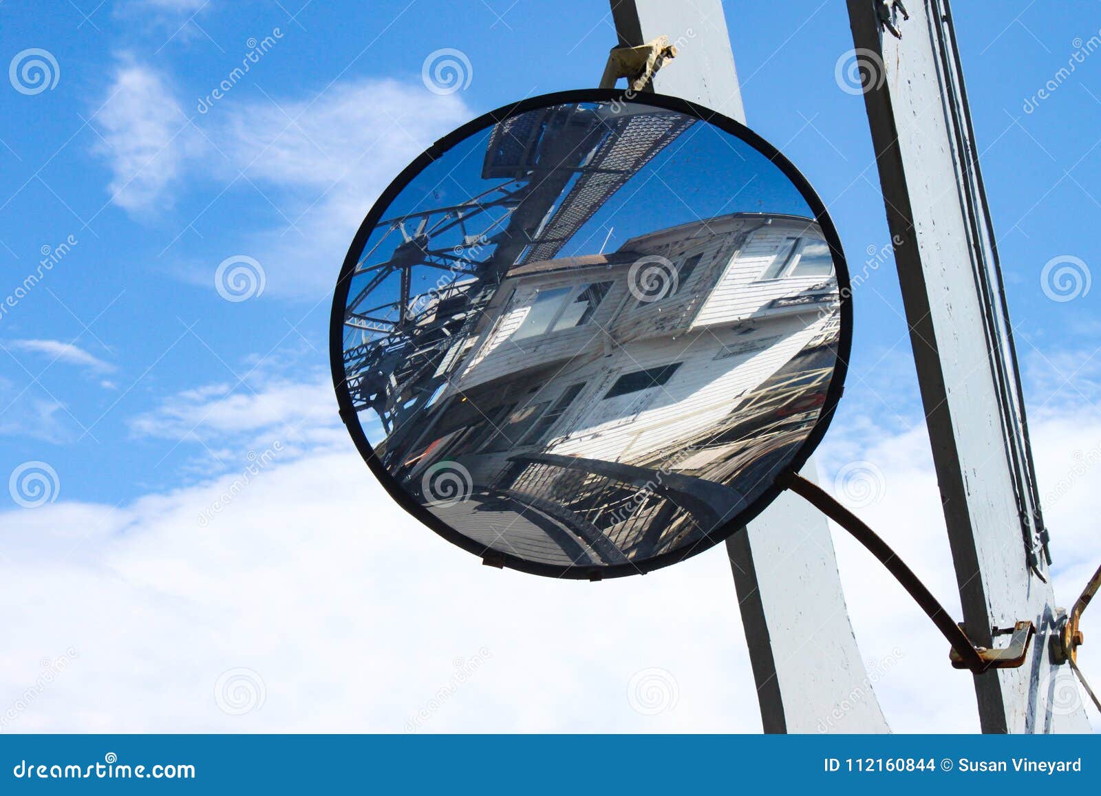 Curved Mirror Stock Photo | CartoonDealer.com #6089658