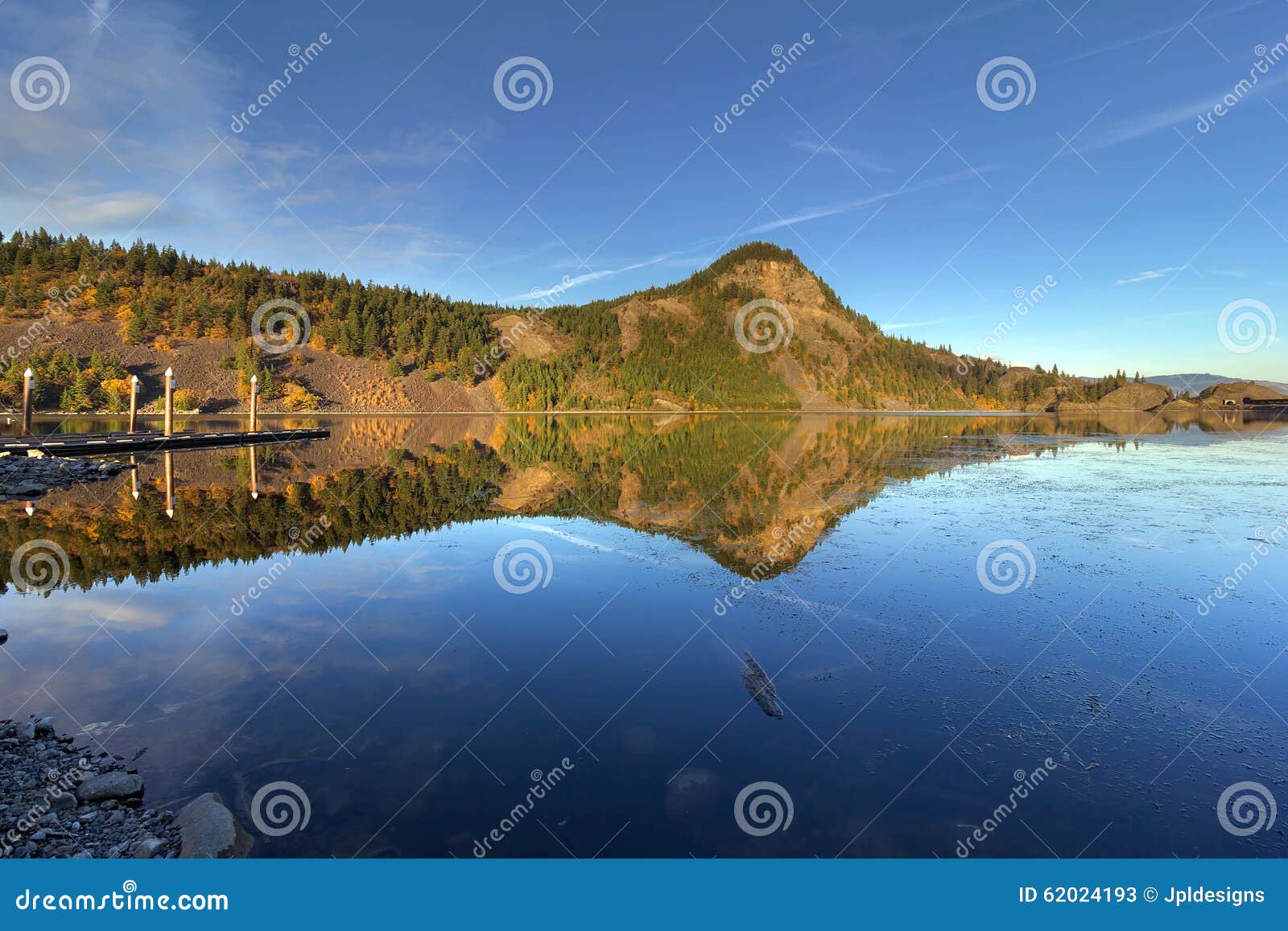 Reflection at Drano Lake stock image. Image of deciduous - 62024193