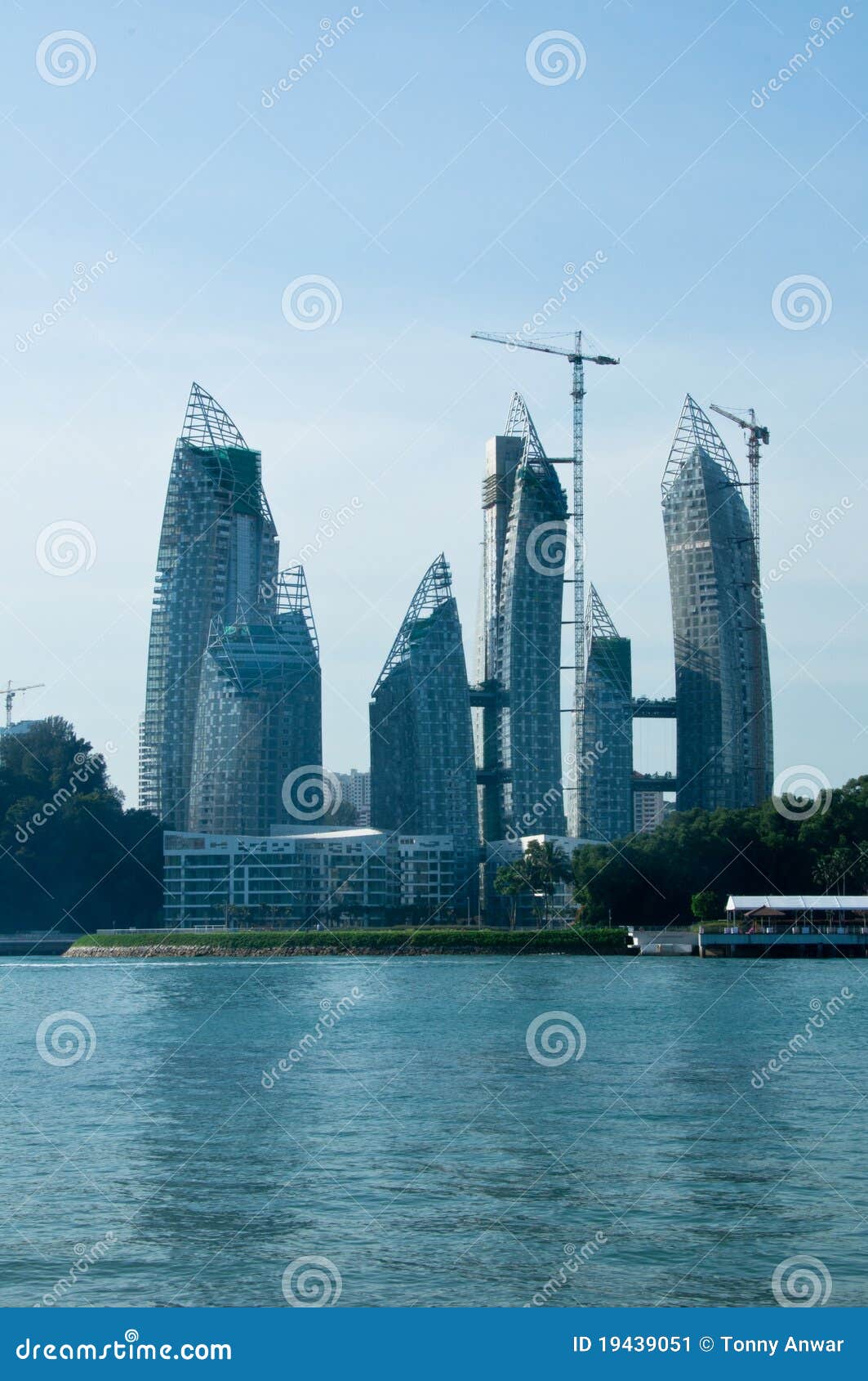 Reflection at Keppel Bay Tower Construction Editorial Photo - Image of ...