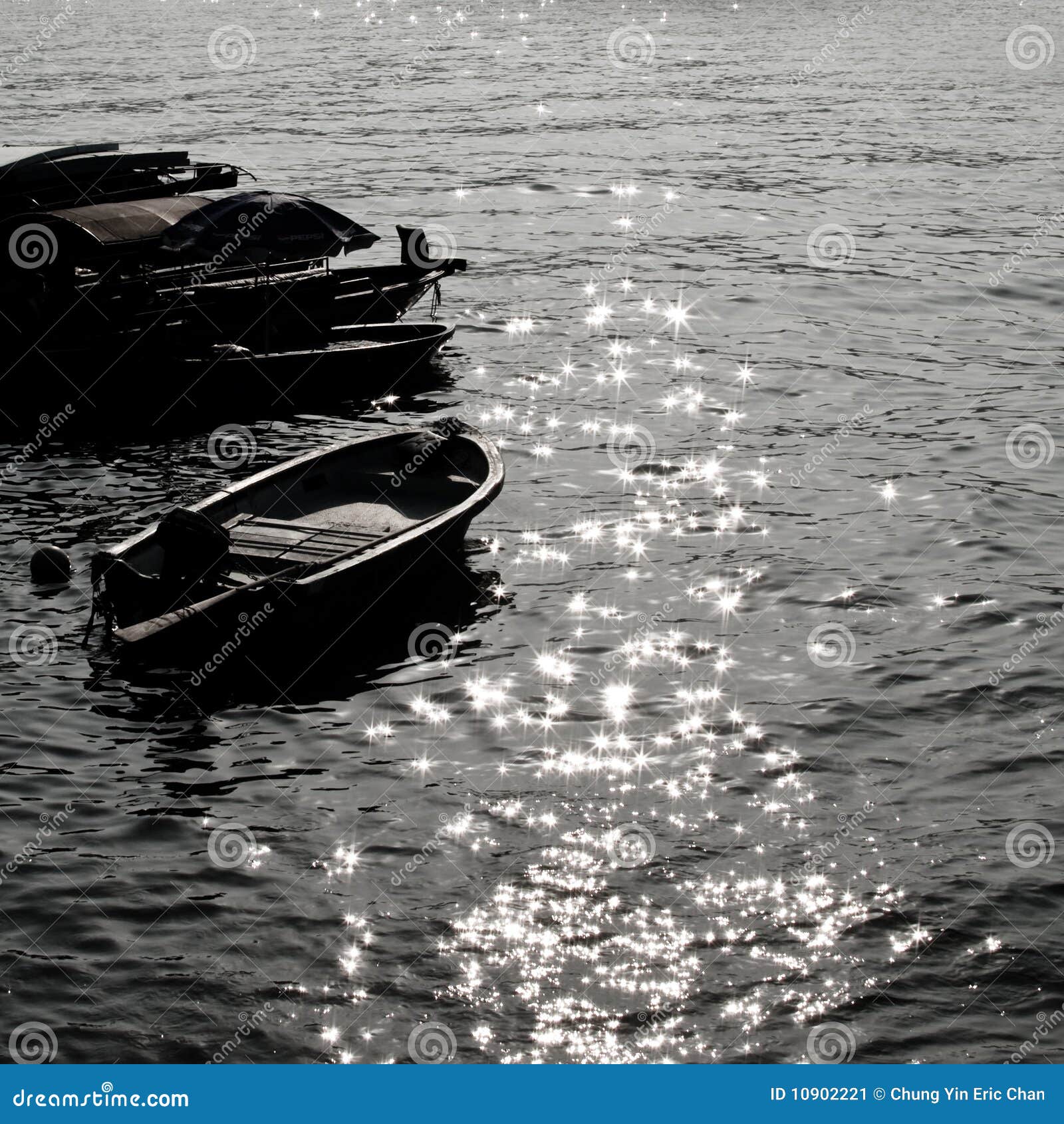 Reflection of Light Over the Sea Stock Image - Image of ripple, wave ...