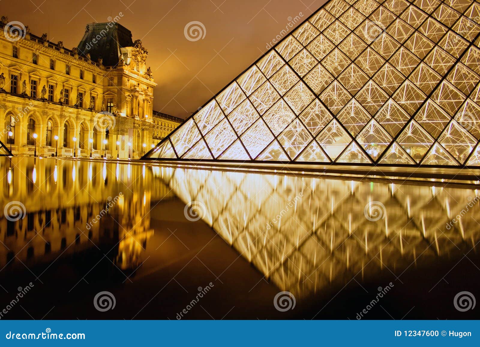 Reflection of the Louvre Palais Editorial Image - Image of french ...