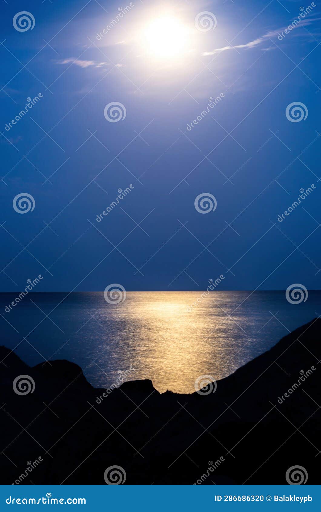 Reflection of Moonlight on the Sea Surface Stock Photo - Image of ...
