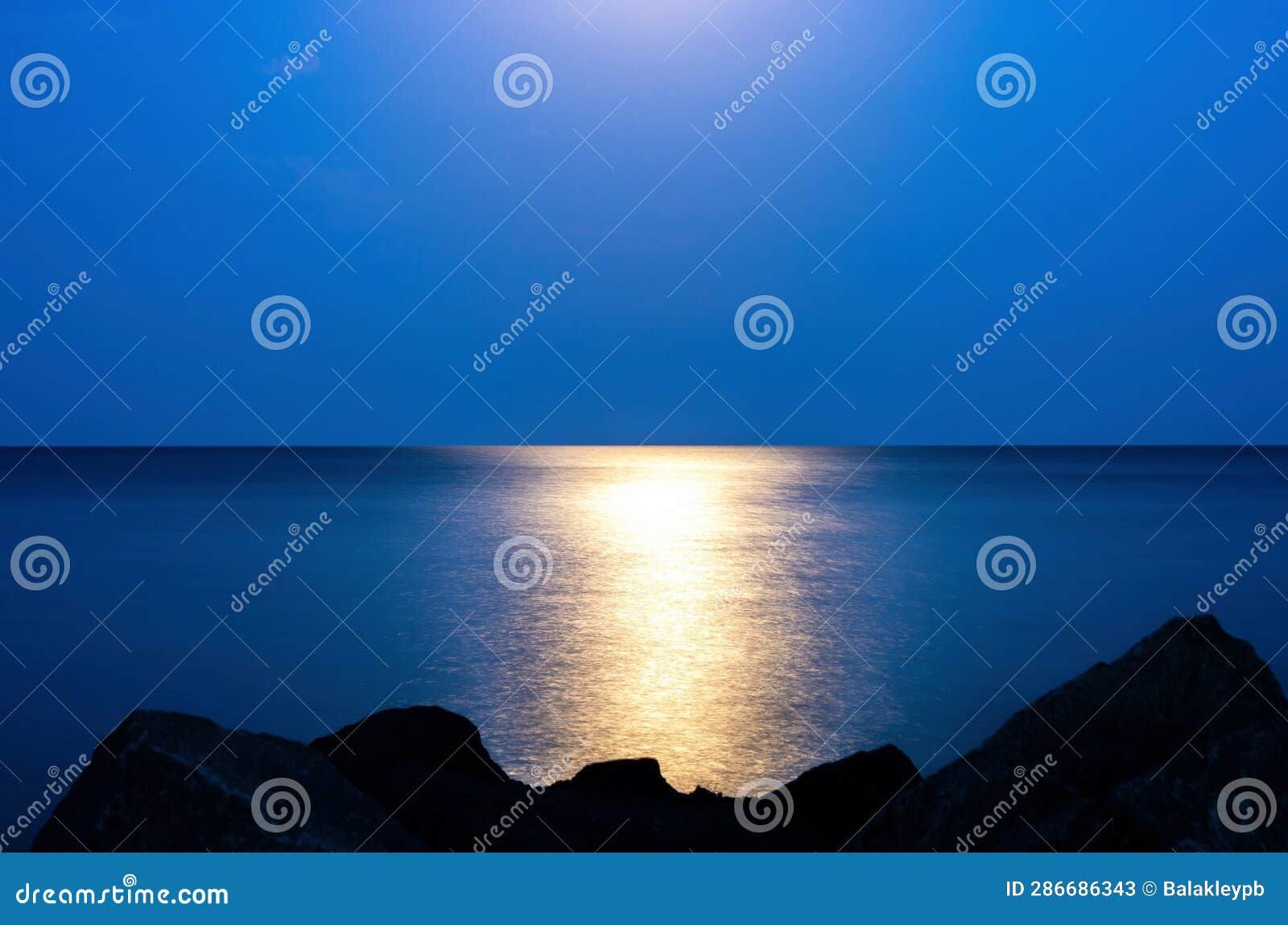 Reflection of Moonlight on the Sea Surface Stock Image - Image of ...