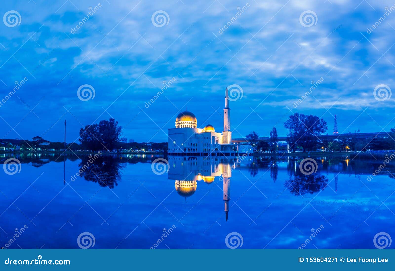 Reflection Mosque at Lake Side during Blue Hour Stock Image - Image of ...
