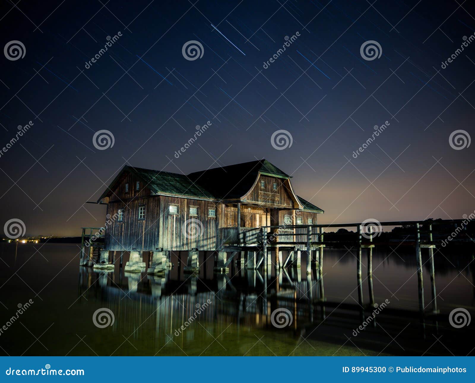 Reflection, Night, Sky, Water Picture. Image: 89945300