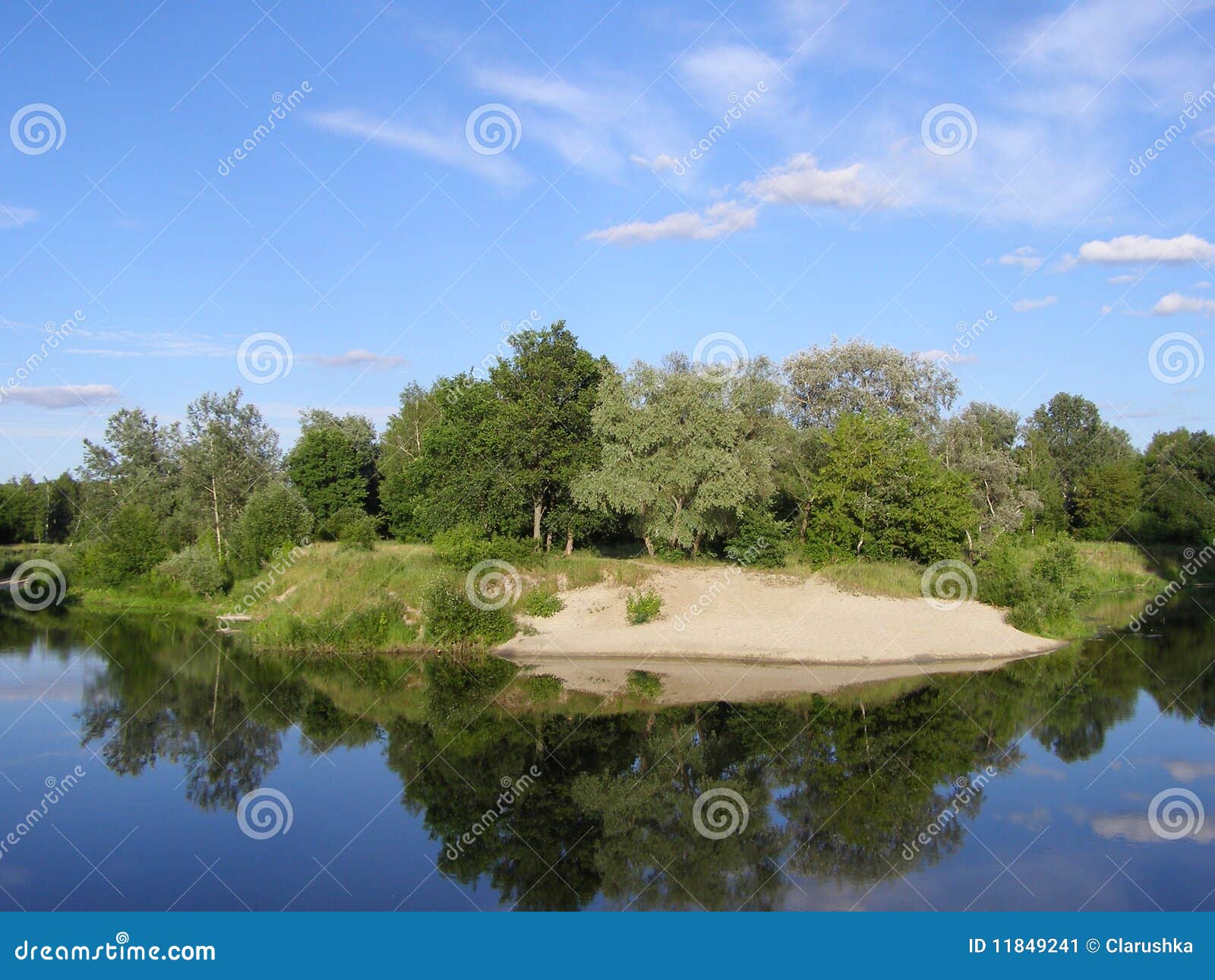 Reflection on the river stock image. Image of cloud, specular - 11849241
