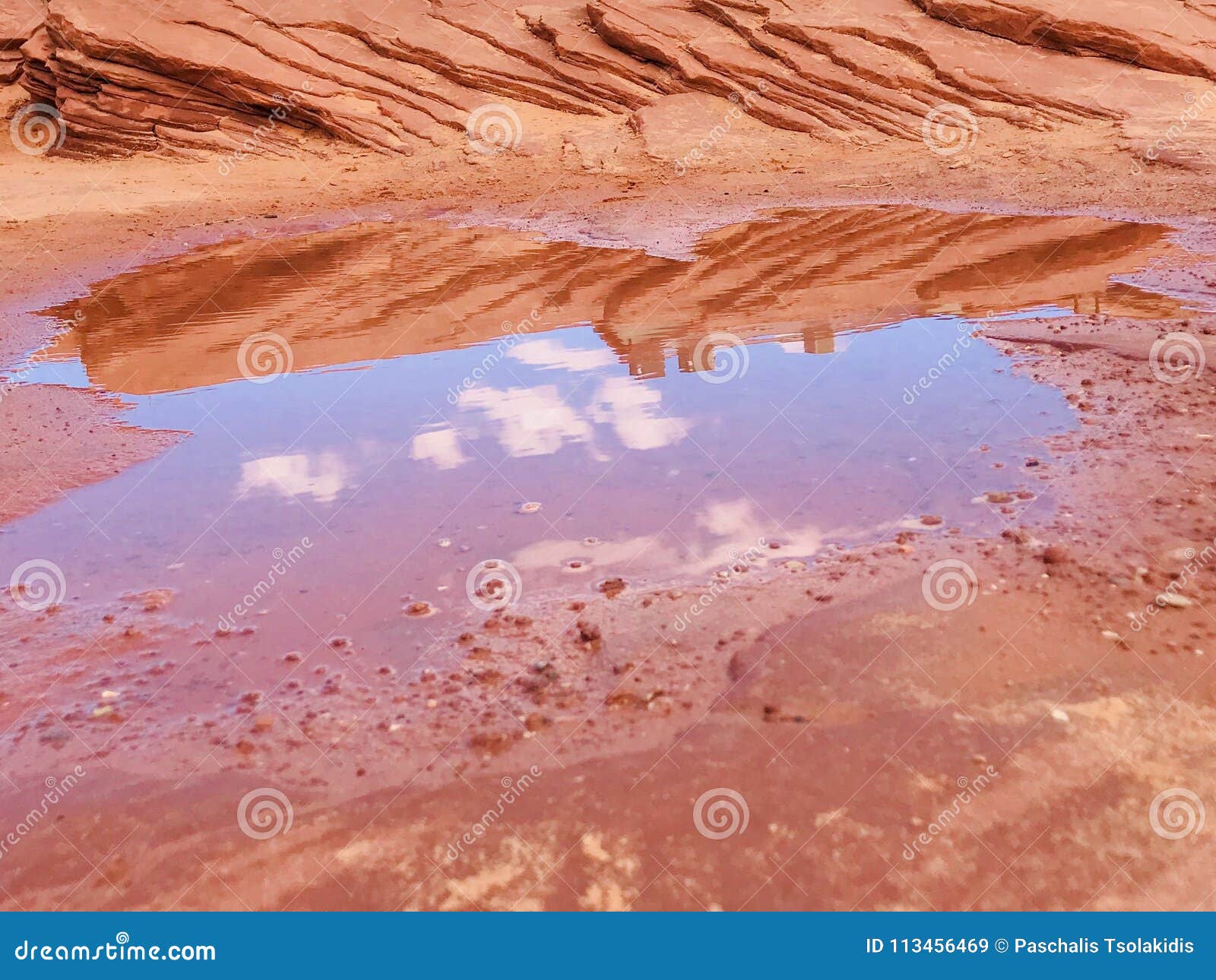 Reflection of the desert stock image. Image of pool - 113456469