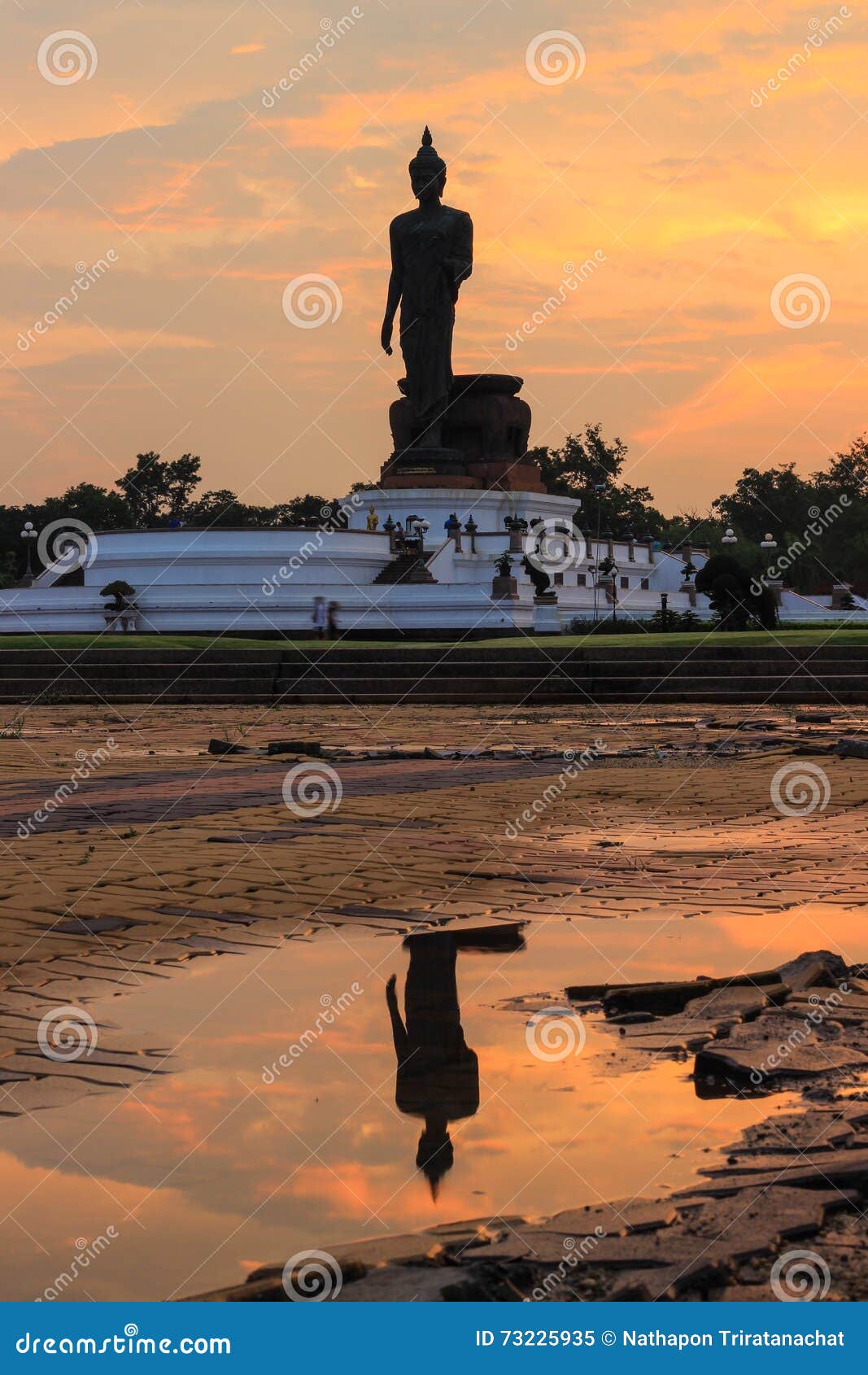 Reflection Shadow of Buddha Statue at Phutthamonthon Editorial Image ...
