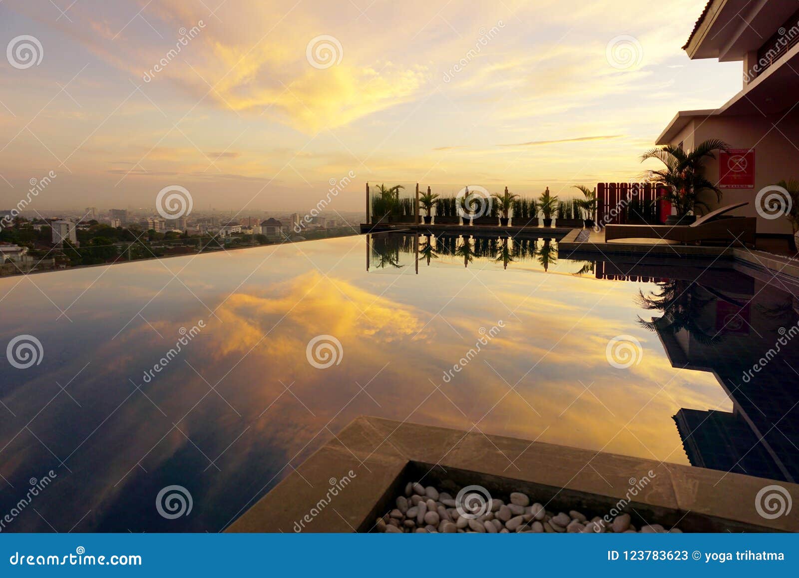 Reflection of Sky on Infinity Pool Stock Image - Image of rooftop ...