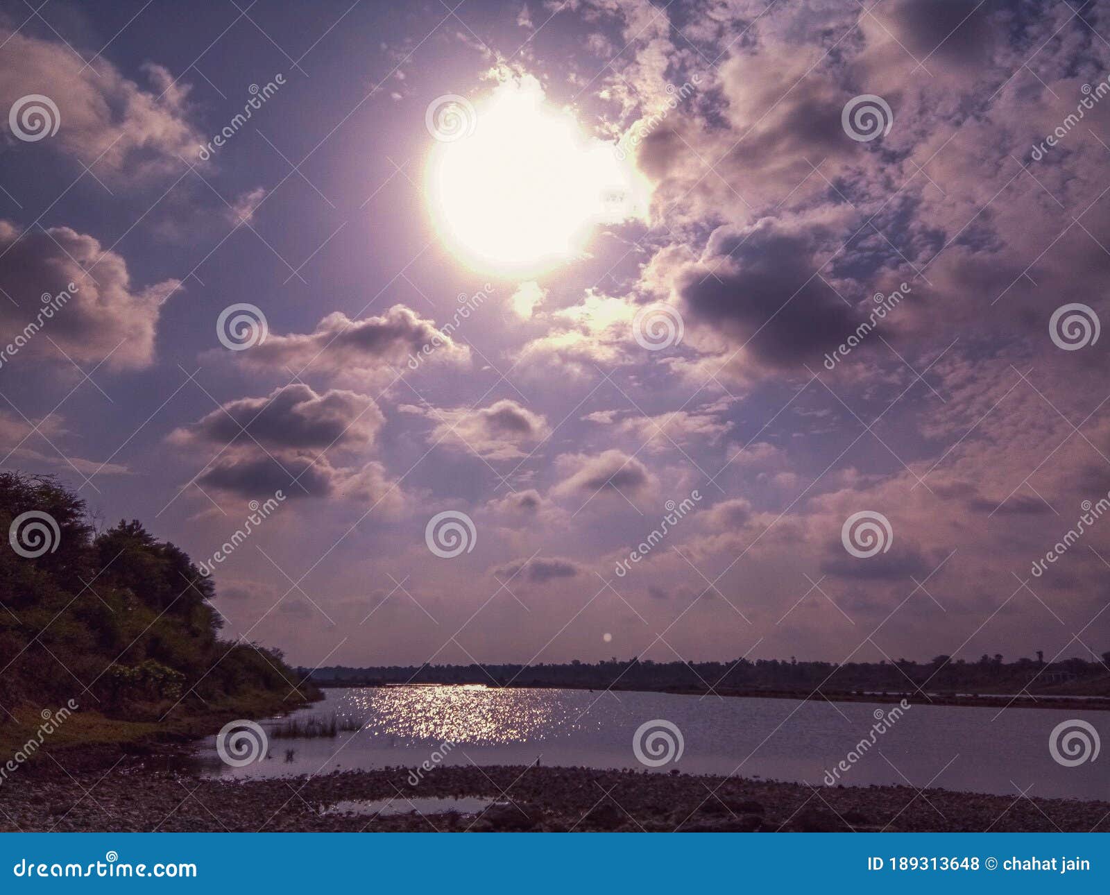 Reflection of sun stock photo. Image of coast, horizon - 189313648