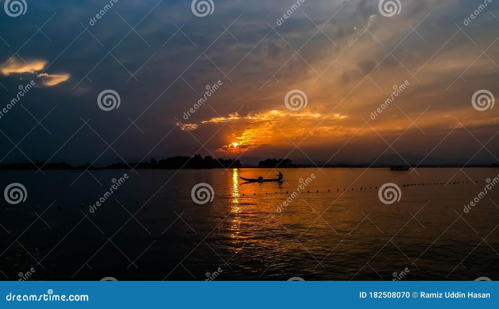 Reflection of Sun on the River Stock Photo - Image of dusk, shore ...