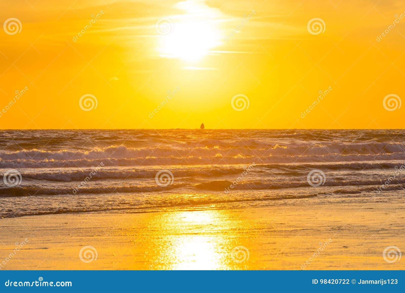 Reflection of Sunlight on the Surface of the Sea at Sunset Stock Photo ...