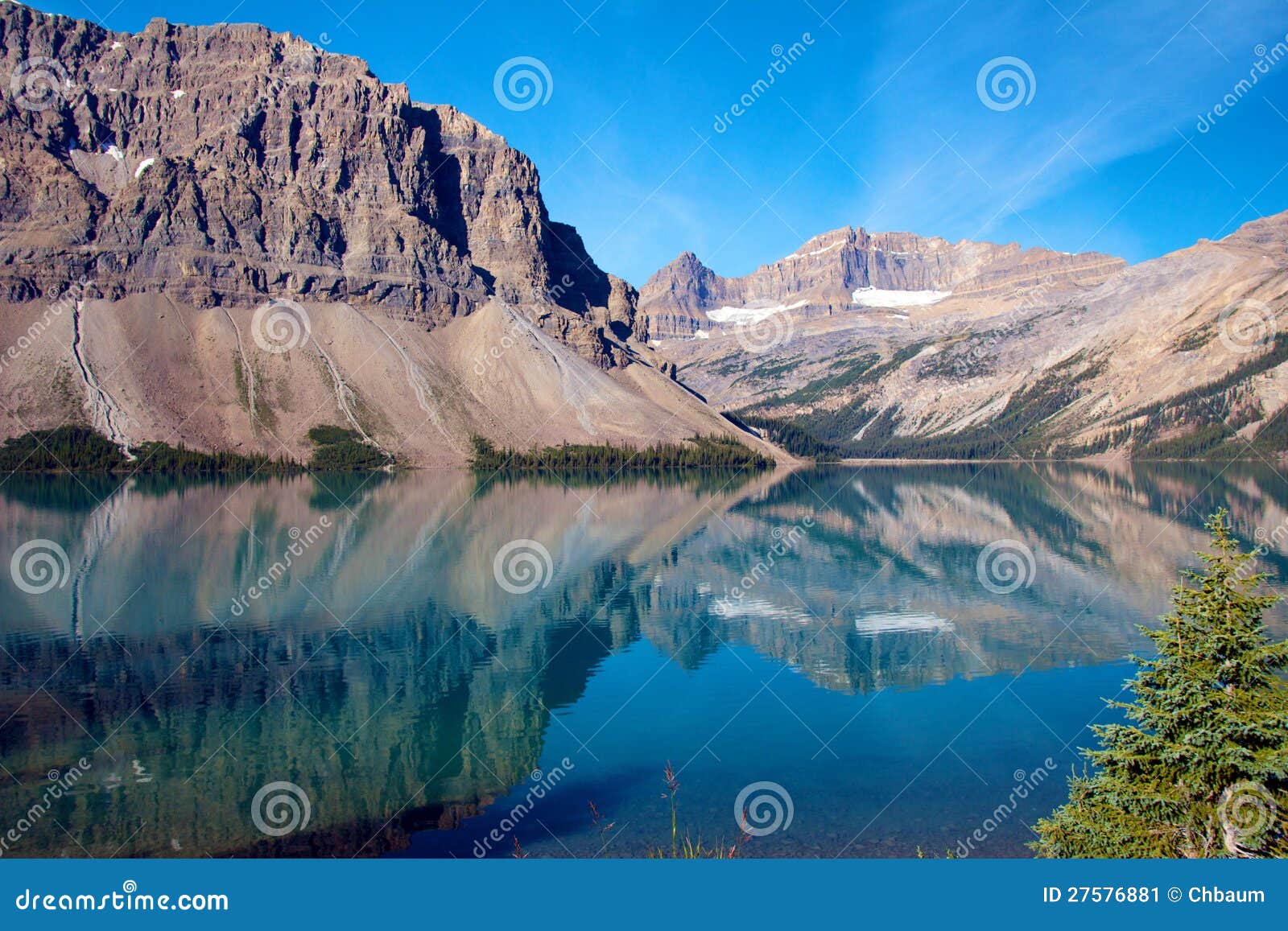 Reflections on Bow Lake stock image. Image of mountains - 27576881