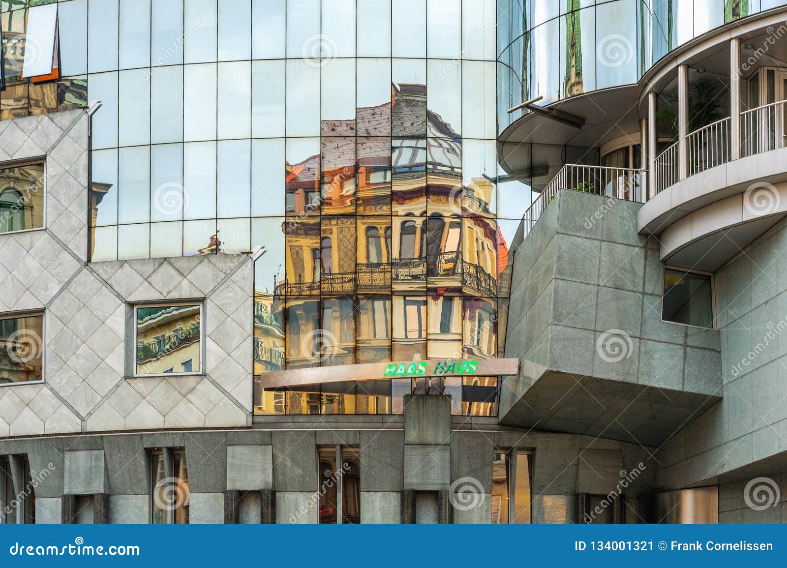 Reflections in Haas Haus, Stephansplatz, Vienna, Austria Editorial ...