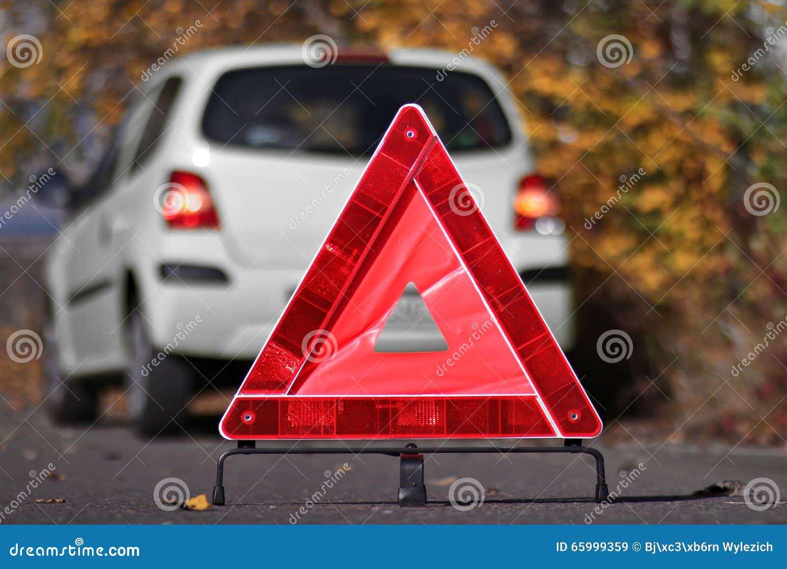 Reflective triangle stock image. Image of blinkers, accident - 65999359
