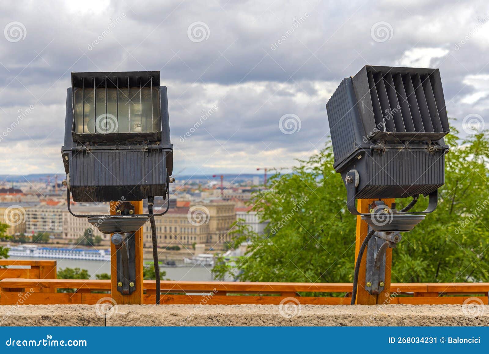 Reflectors For Landmarks Stock Photo | CartoonDealer.com #18495234