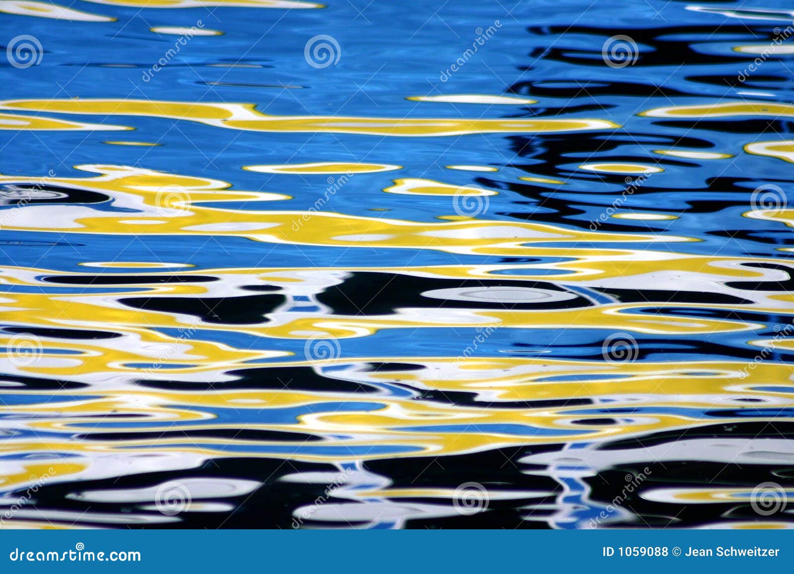 Reflexiones foto de archivo. Imagen de gota, verano, extracto - 1059088